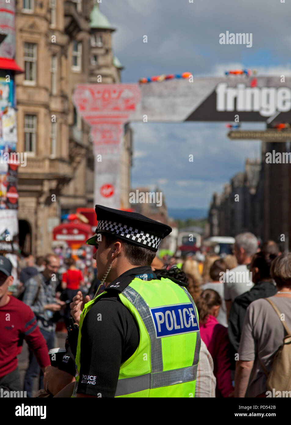Police officers on the street hi-res stock photography and images - Alamy