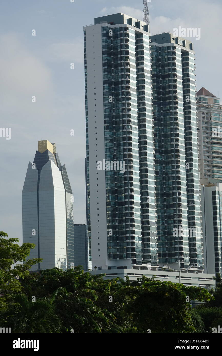 Moderm city hi-res stock photography and images - Alamy