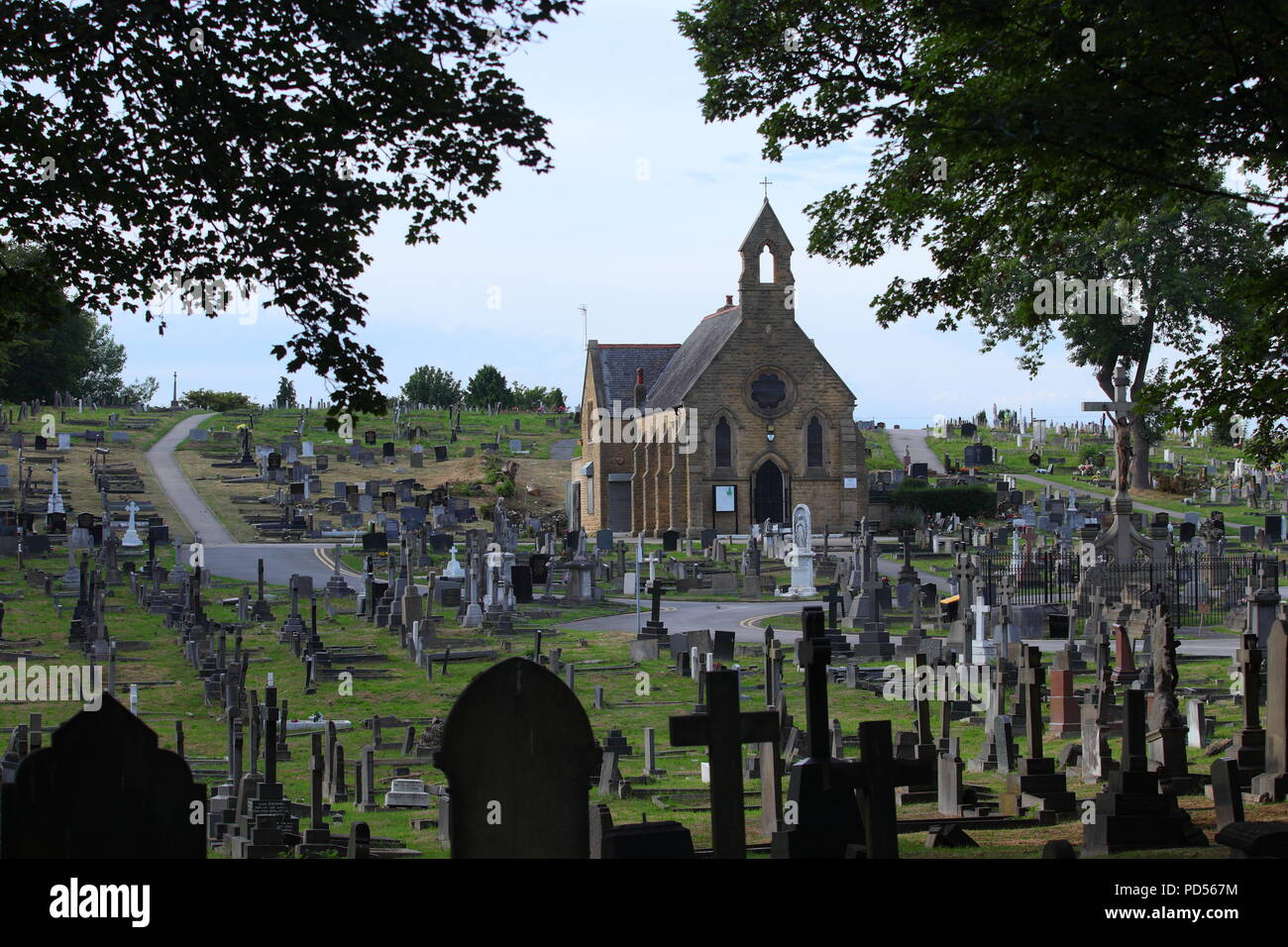 Leeds cemetery hi-res stock photography and images - Alamy