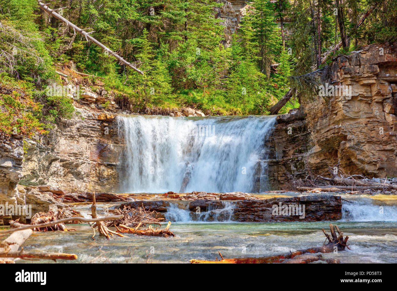 Empty waterfall hi-res stock photography and images - Alamy