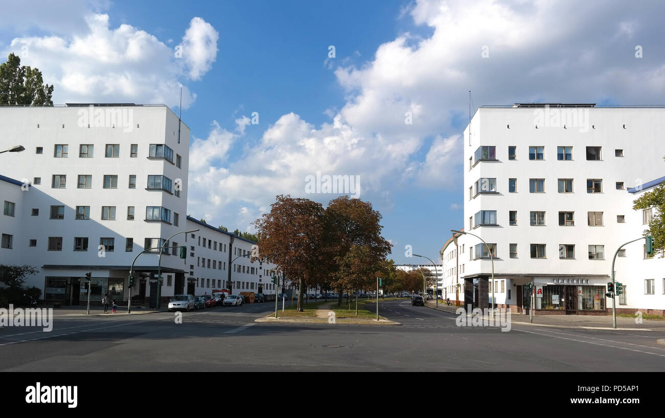 Berlin Reinickendorf Weiße Stadt Architektur Stock Photo - Alamy