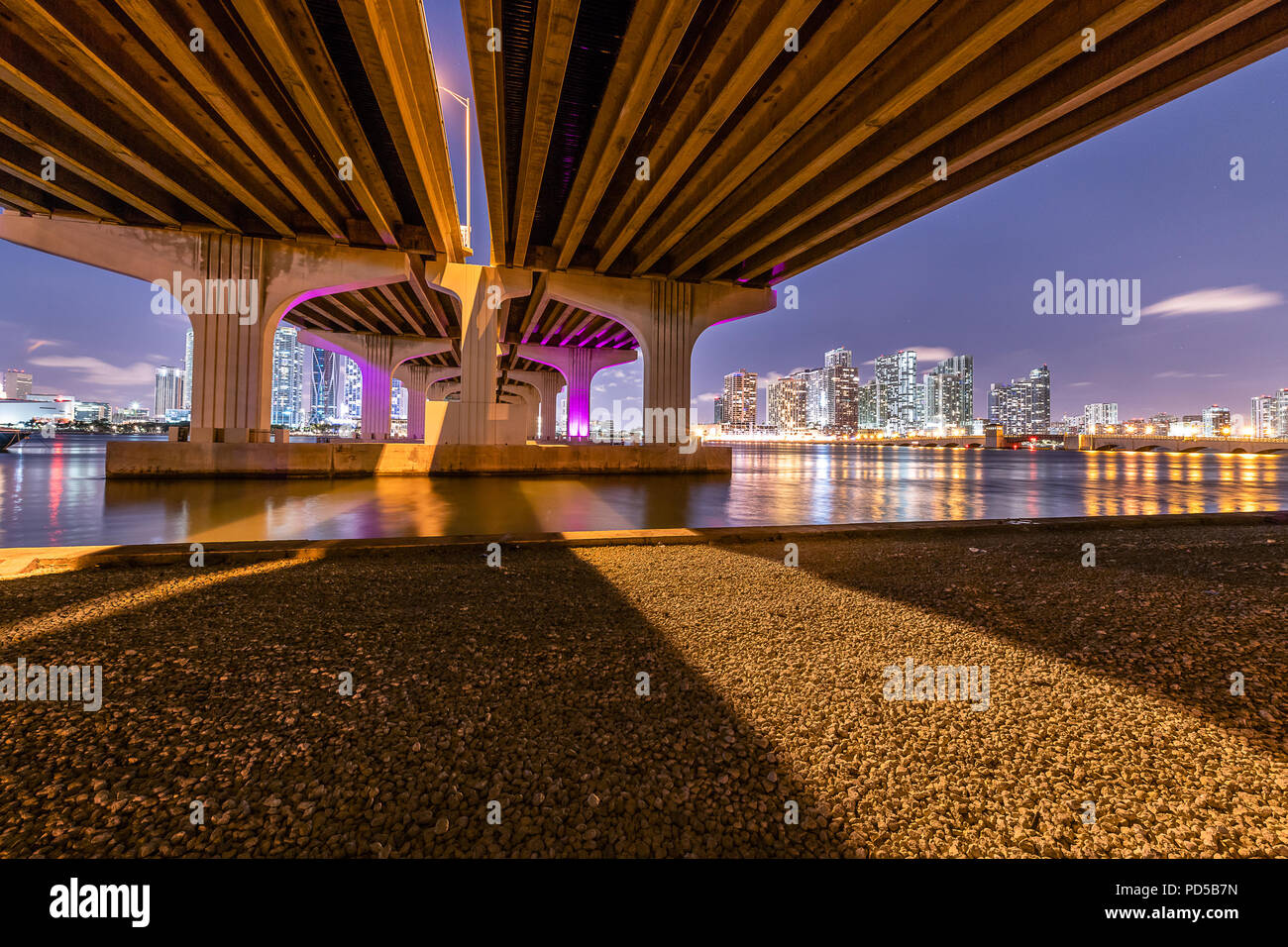 Macarthur causeway bridge at night hi-res stock photography and images ...