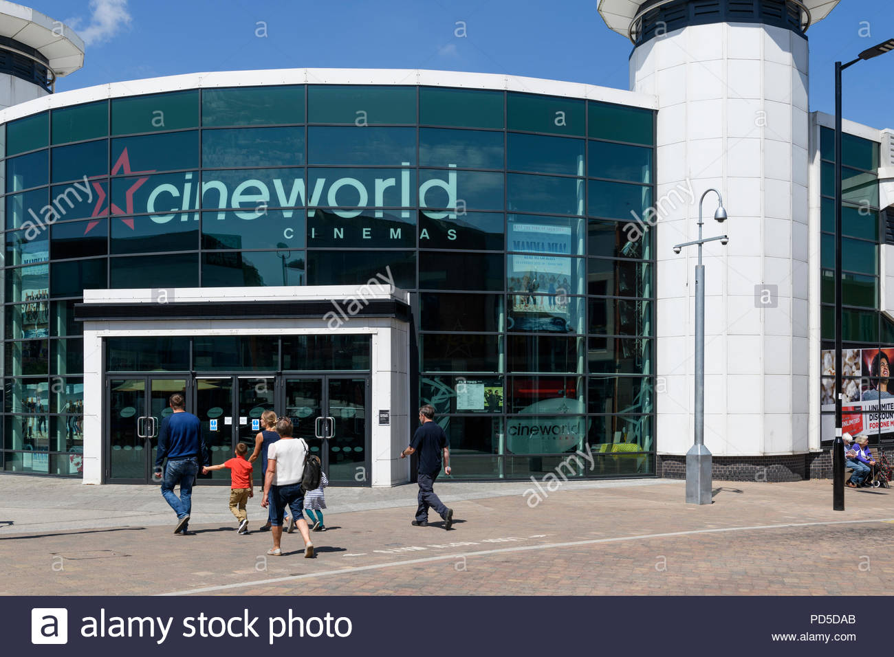 Cineworld Cinema Logo Sign Stock Photos & Cineworld Cinema Logo Sign ...