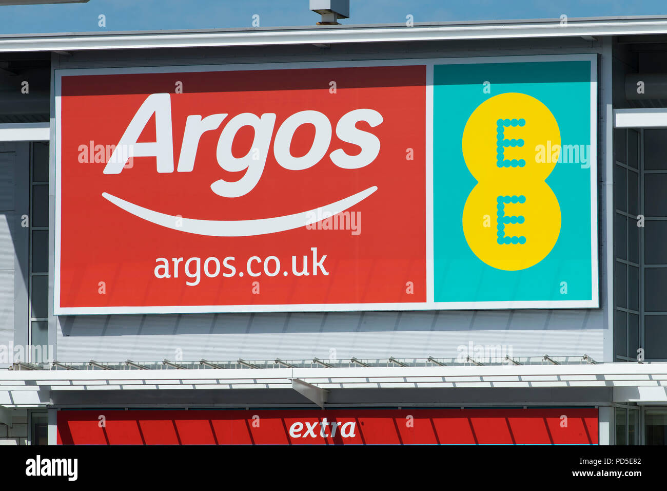 Ee store hi-res stock photography and images - Alamy