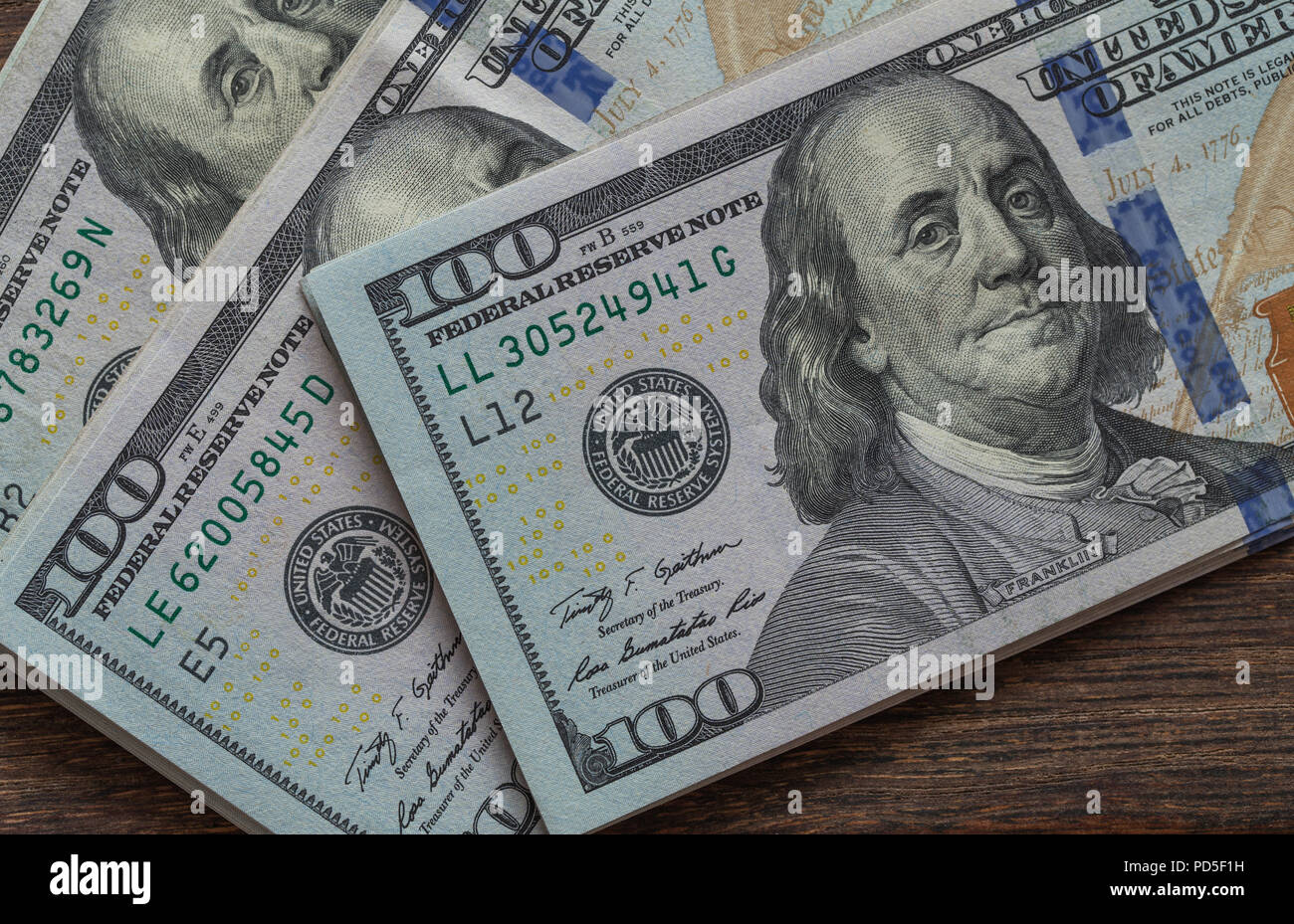 Bundle of US one hundred dollar bills Stock Photo - Alamy