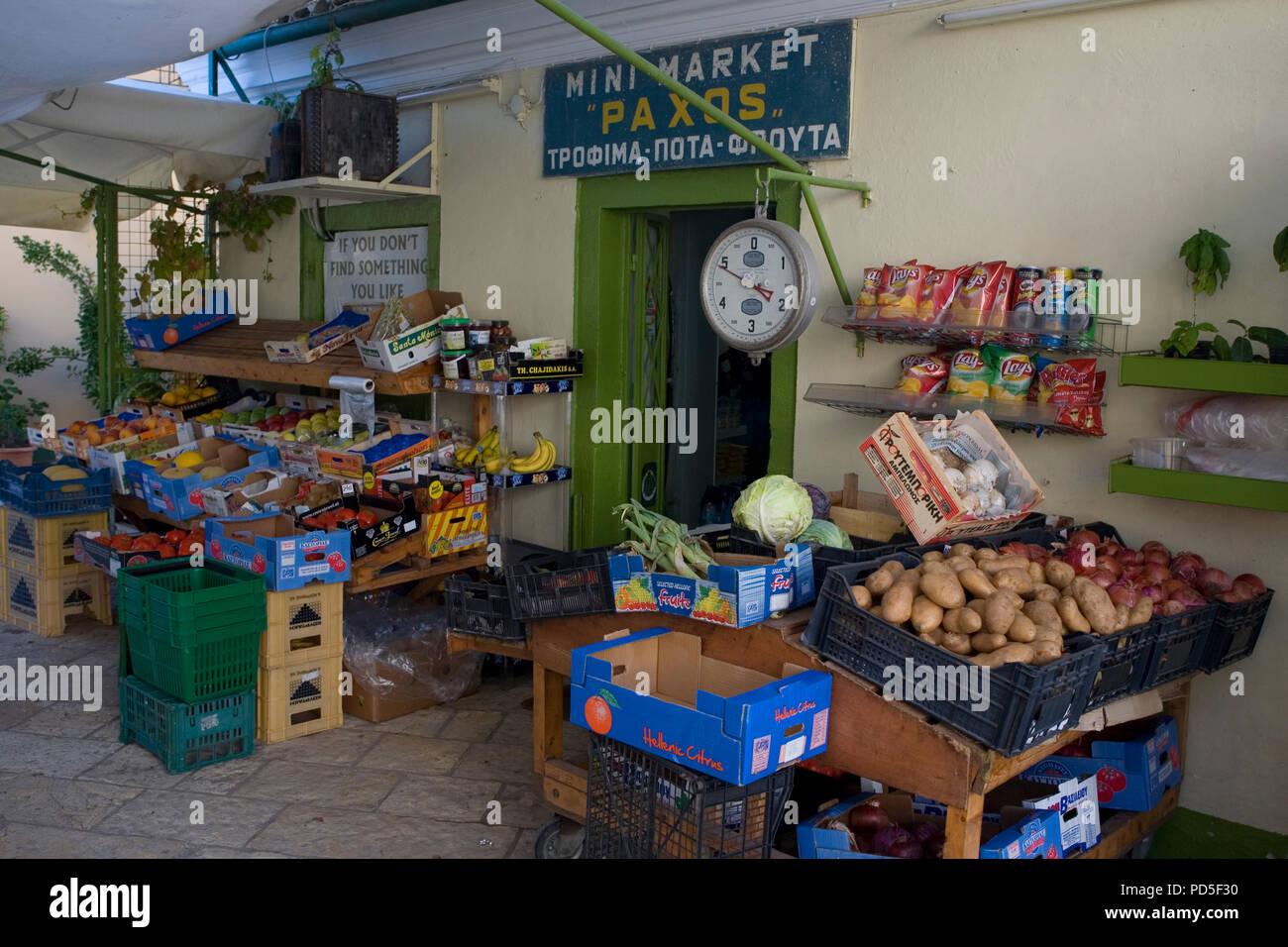 Mini market shop hi-res stock photography and images - Alamy