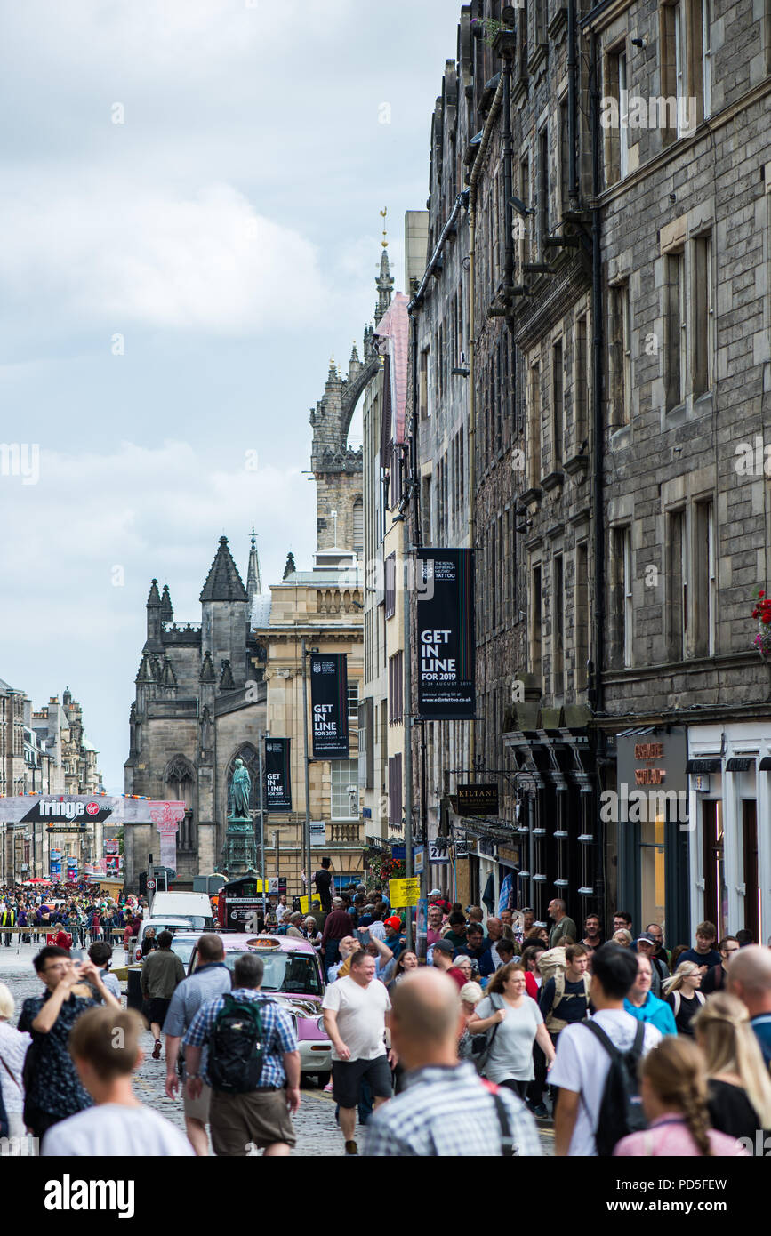 EDINBURGH, SCOTLAND - AUGUST 03, 2018: Busy Streets of Edinburgh ...