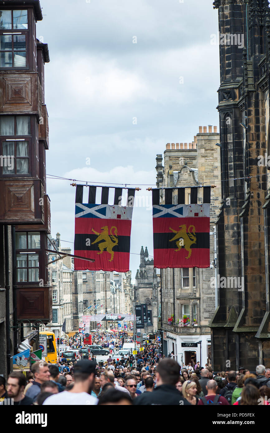 EDINBURGH, SCOTLAND - AUGUST 03, 2018: Busy Streets of Edinburgh ...