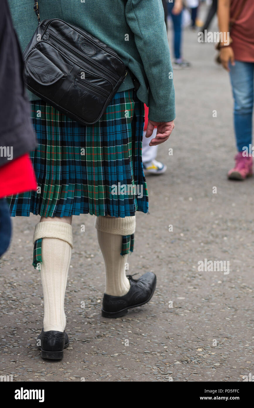 EDINBURGH, SCOTLAND - AUGUST 03, 2018: Busy Streets of Edinburgh ...