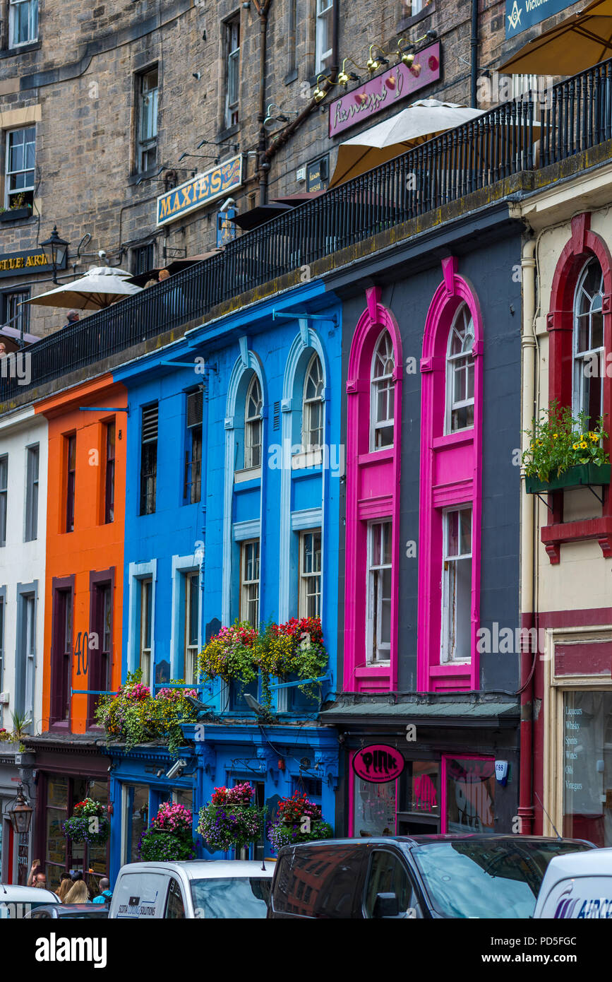 EDINBURGH, SCOTLAND - AUGUST 03, 2018: Busy Streets of Edinburgh ...