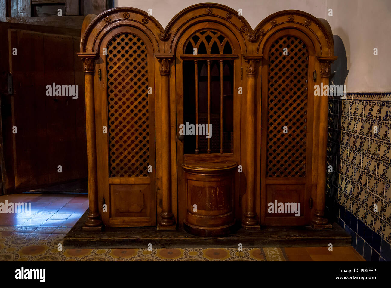 Old confessional hi-res stock photography and images - Alamy