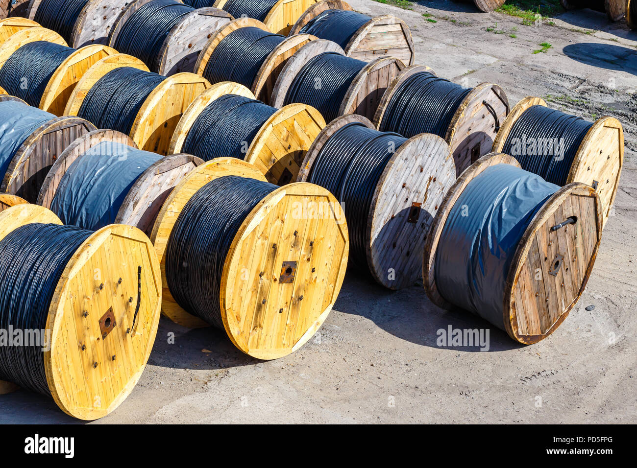 Electrical cable on spools hi-res stock photography and images - Alamy