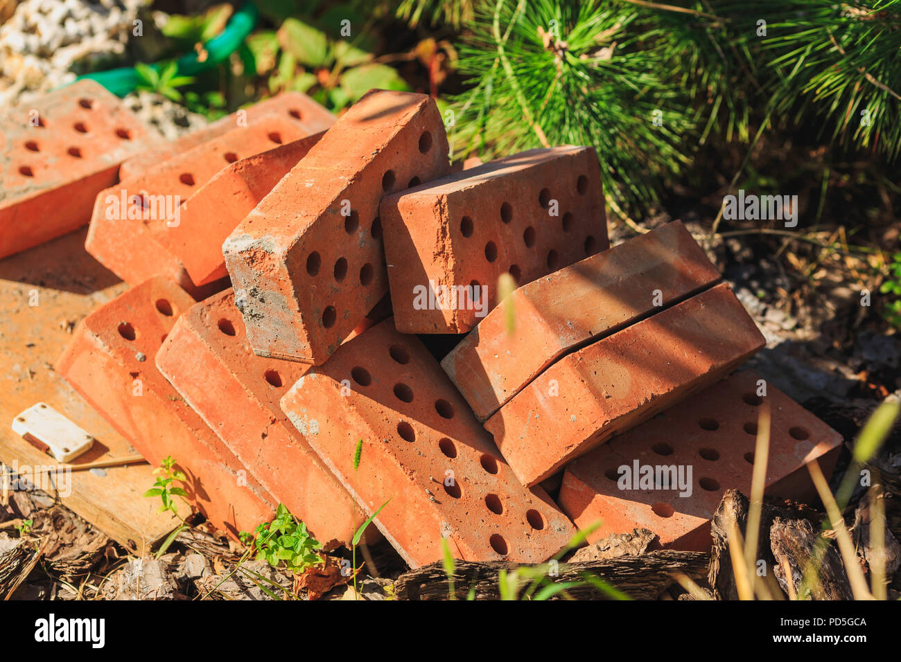 Bunch of bricks hi-res stock photography and images - Alamy
