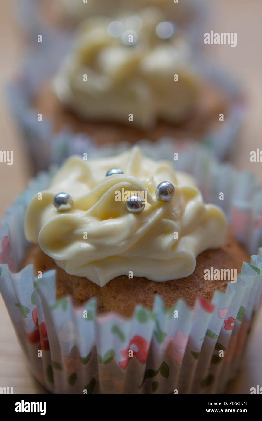 Mums homemade vanilla cupcakes with smooth buttercream icing Stock ...