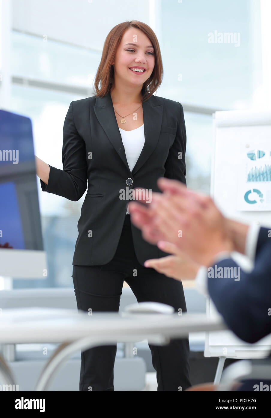 Office lady makes presentation hi-res stock photography and images - Alamy