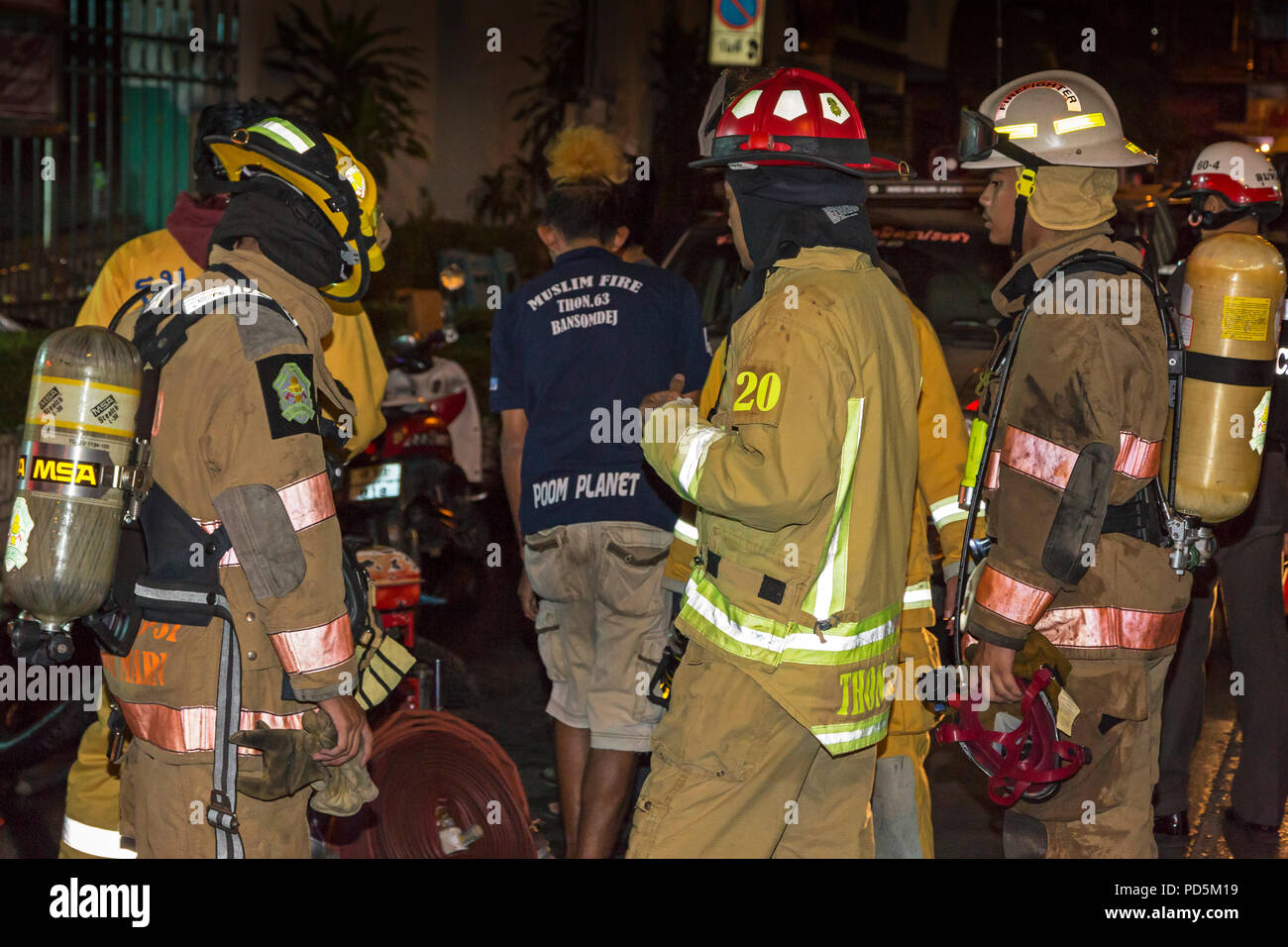 Emergency services at fire in central Bangkok, Thailand Stock Photo - Alamy
