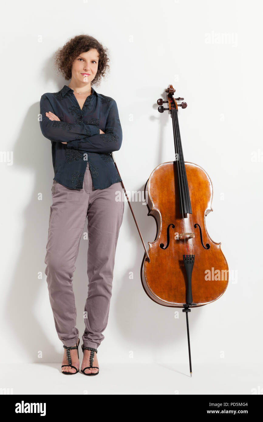 Cello hi-res stock photography and images - Alamy