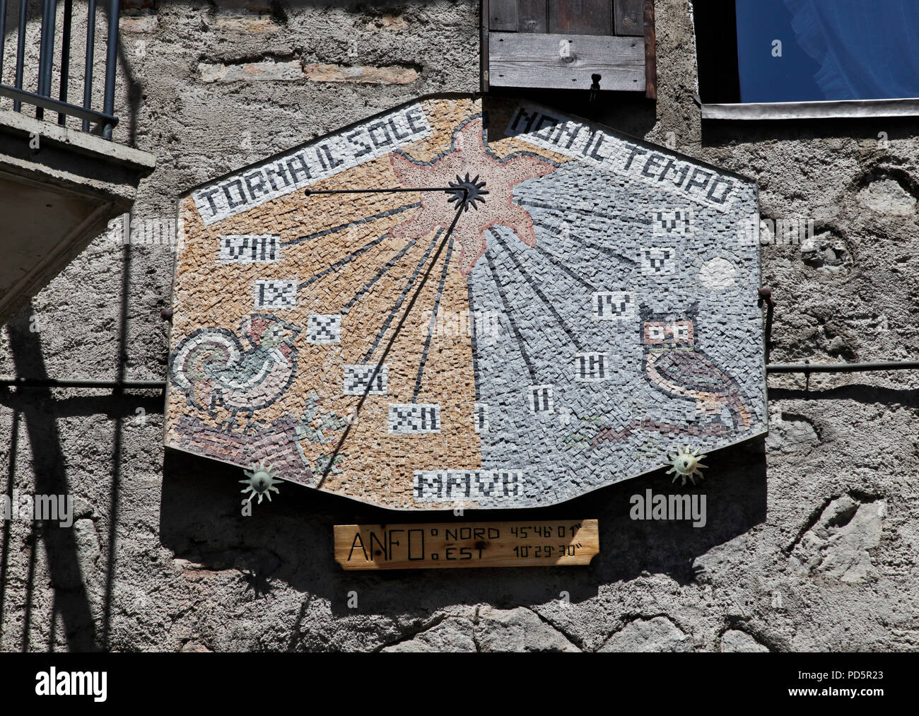 Sundial sun dial sundials sun dials clocks hi-res stock photography and ...