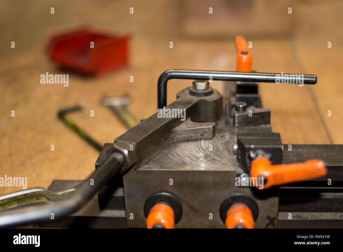 Wire bending hi-res stock photography and images - Alamy