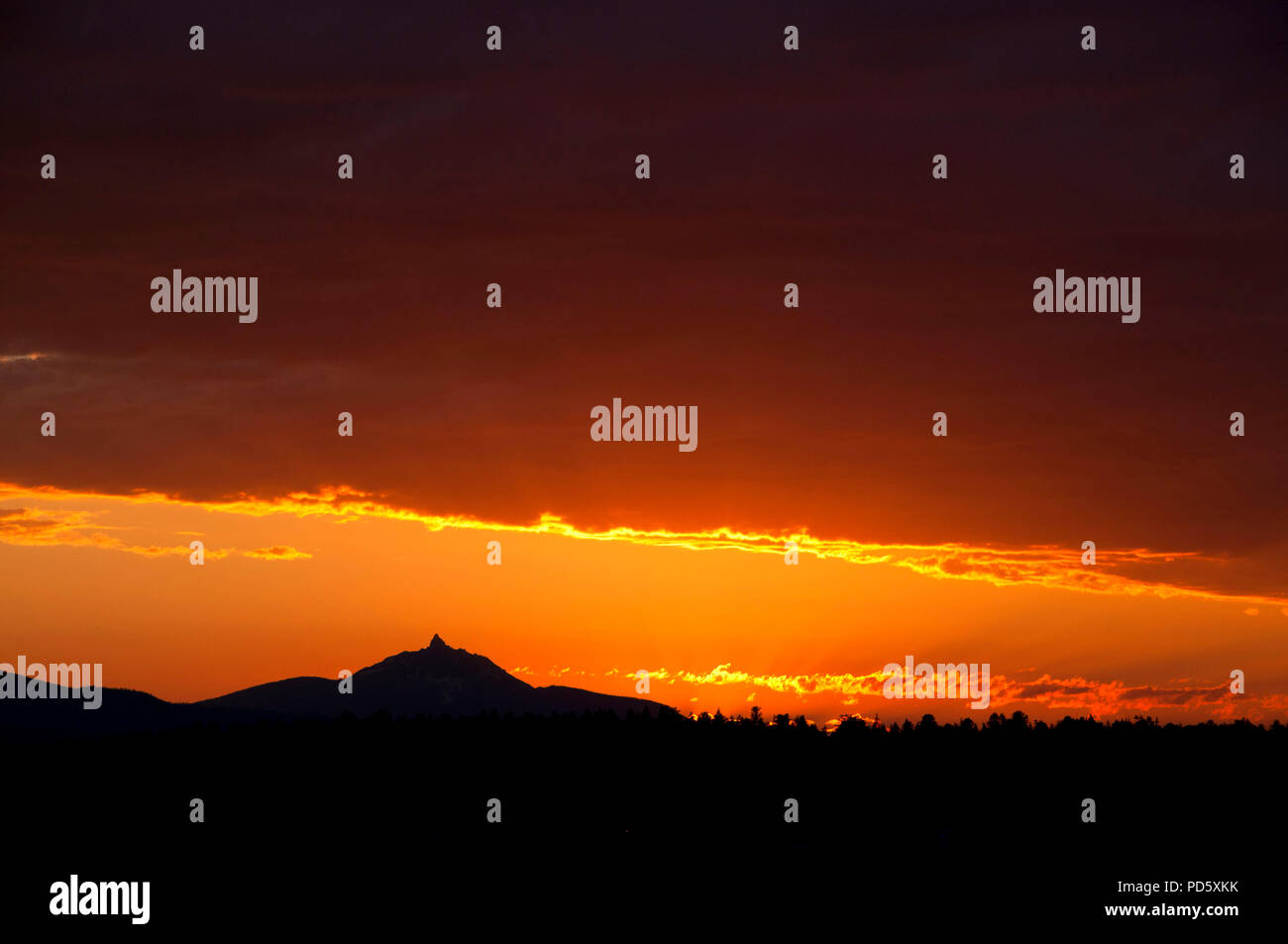 Oregon sunset cascade range hi-res stock photography and images - Alamy