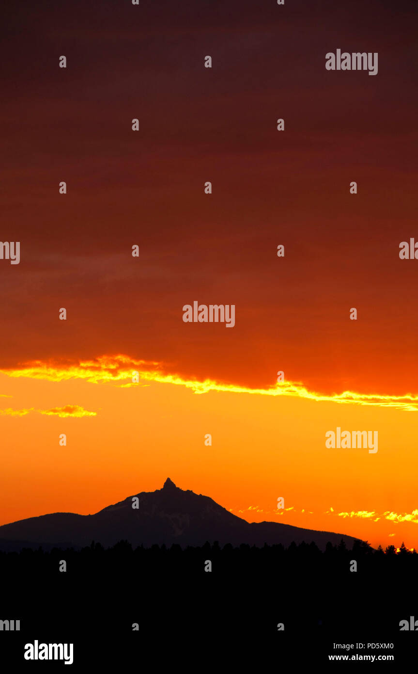 Oregon sunset cascade range hi-res stock photography and images - Alamy