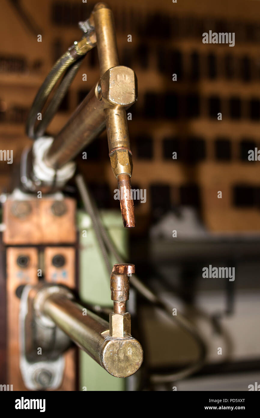 Spot welding hi-res stock photography and images - Alamy
