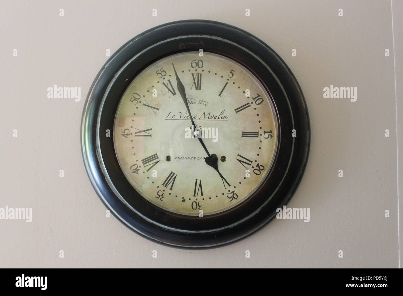 French wall clock Stock Photo - Alamy