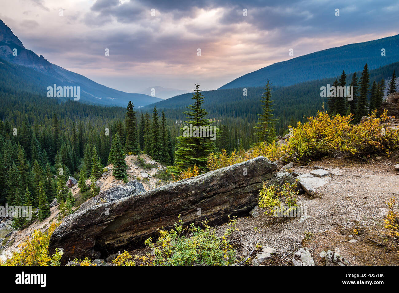Rockpile lake trail hi-res stock photography and images - Alamy