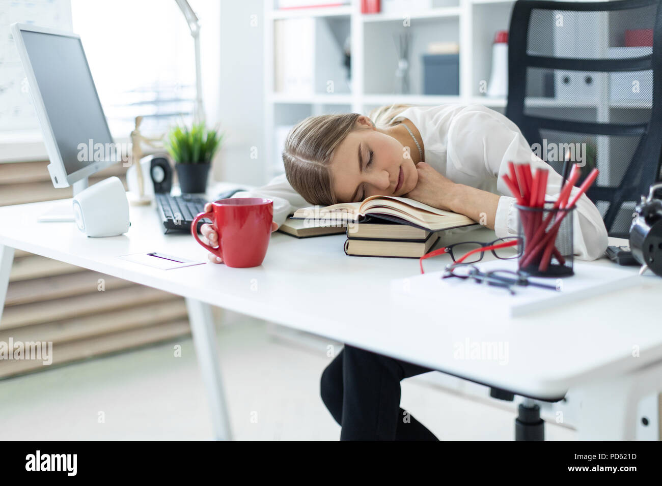 Girl fell down hi-res stock photography and images - Alamy