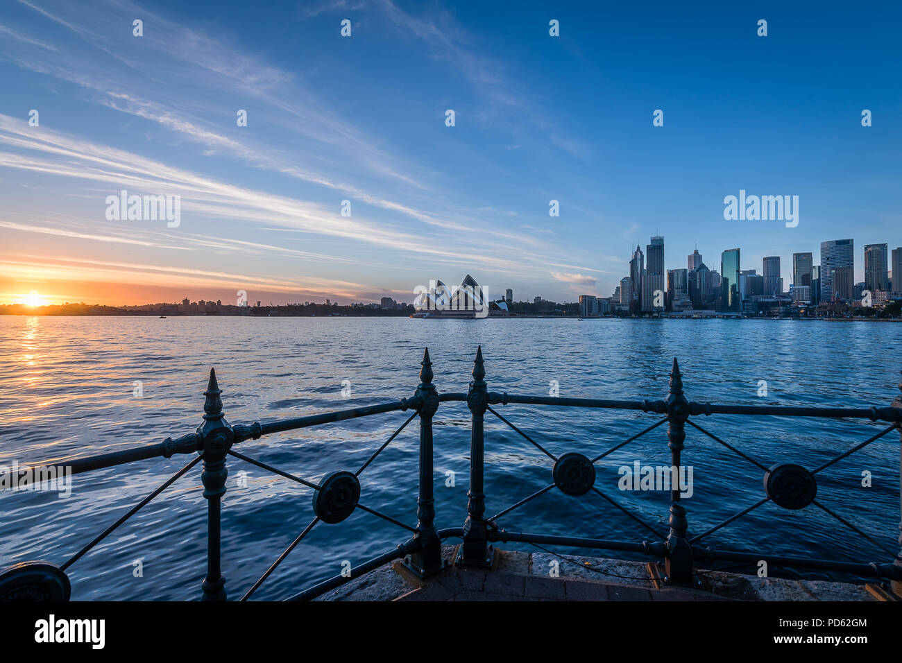 Australia southern shore of sydney harbour hi-res stock photography and ...