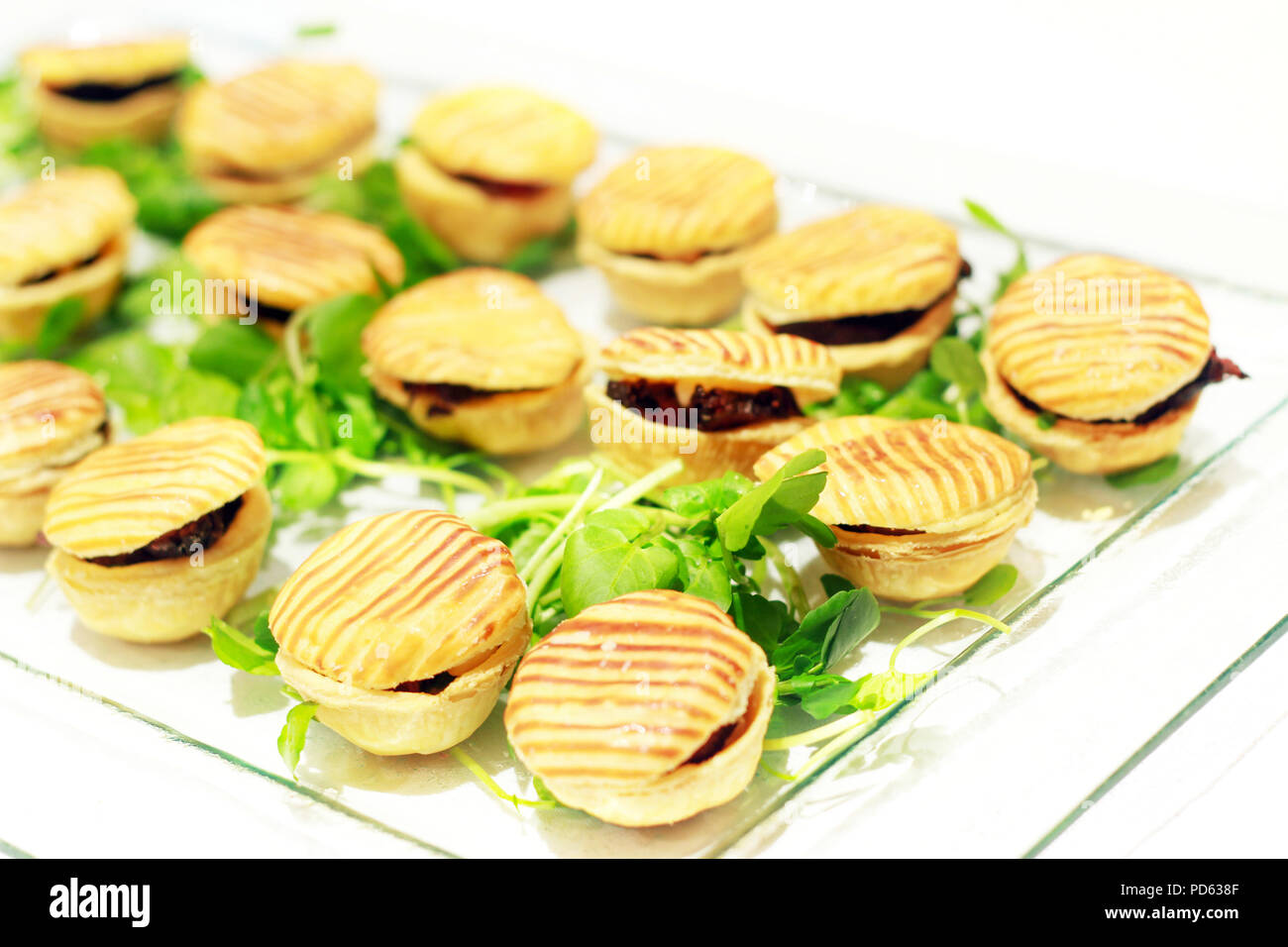 Cocktail canapes hi-res stock photography and images - Alamy