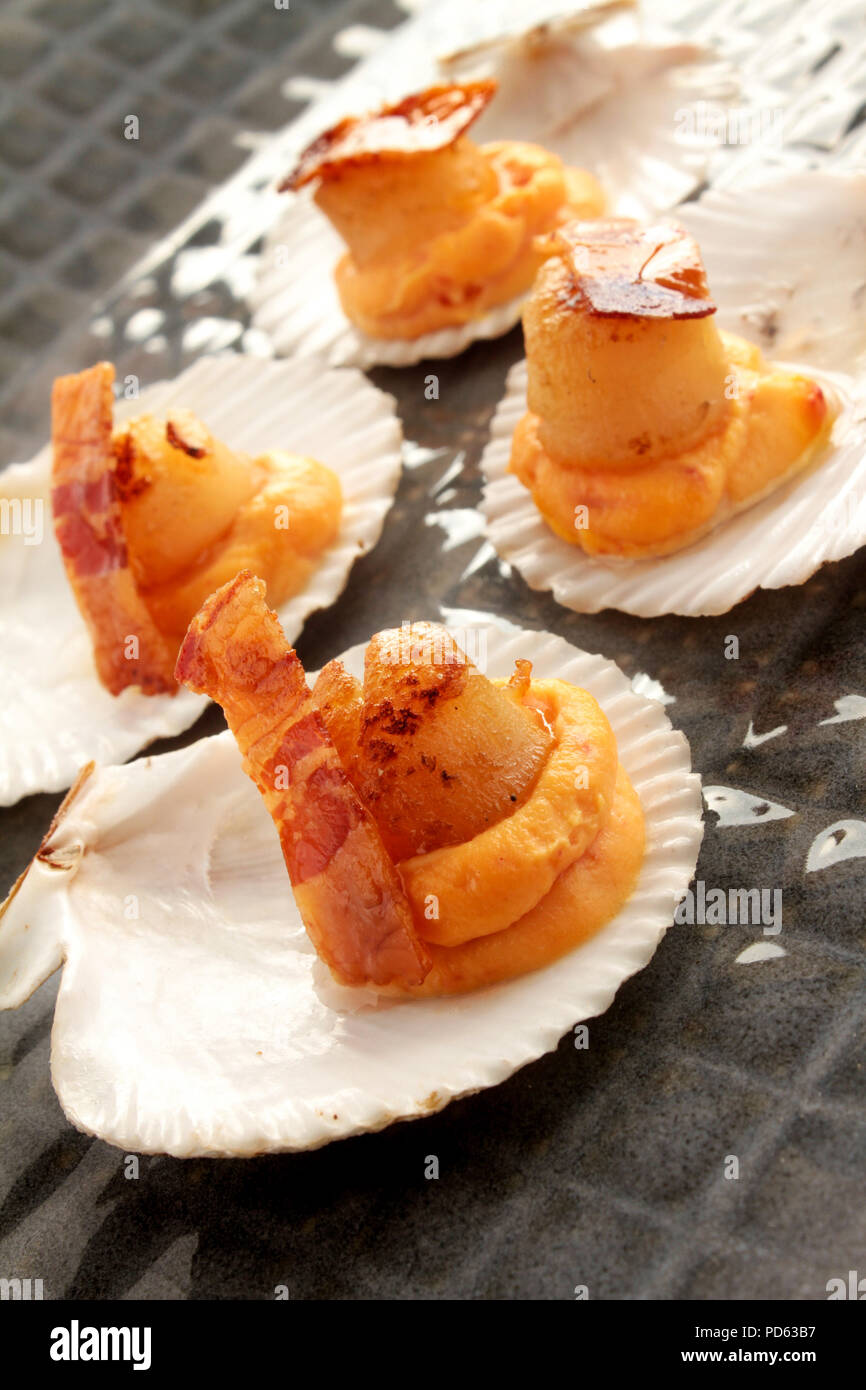 Scallop canape hi-res stock photography and images - Alamy