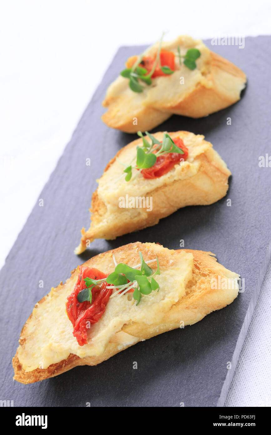 Plated canapes hi-res stock photography and images - Alamy