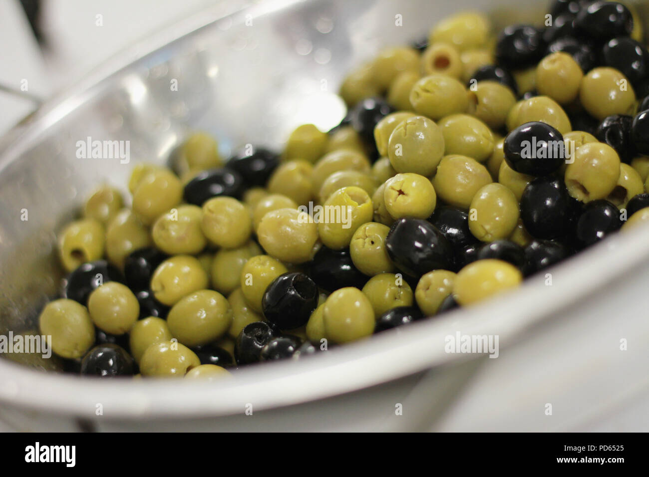 Fresh mixed olives in dish hi-res stock photography and images - Alamy