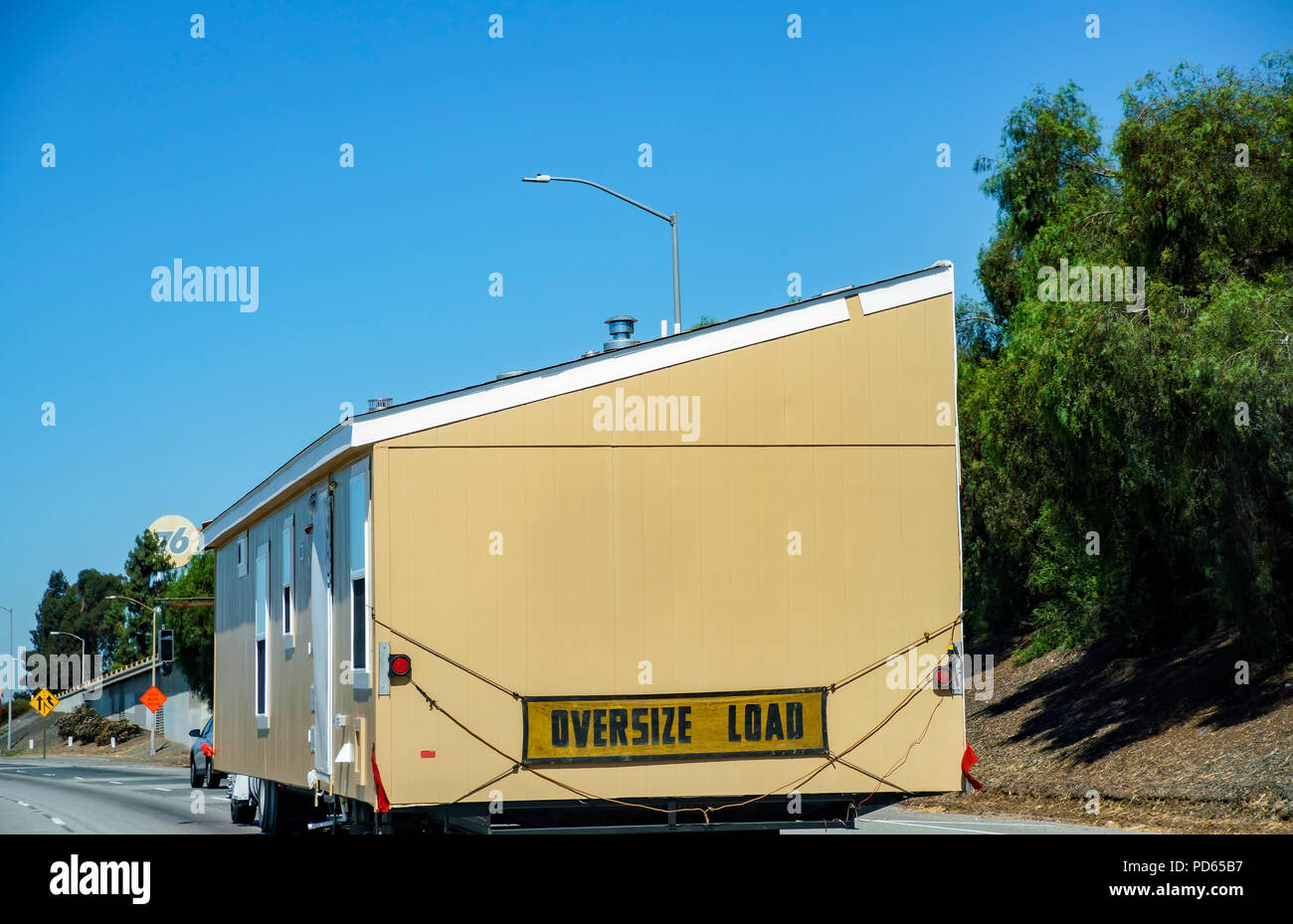 Los Angeles, MAY 21: Oversize car loaded with Tiny home driving in the ...