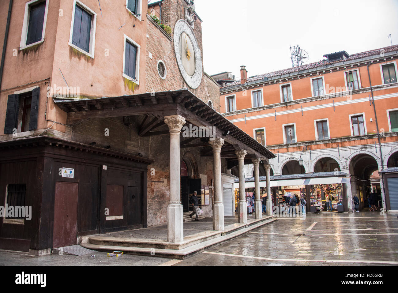 15th century clock hi-res stock photography and images - Alamy