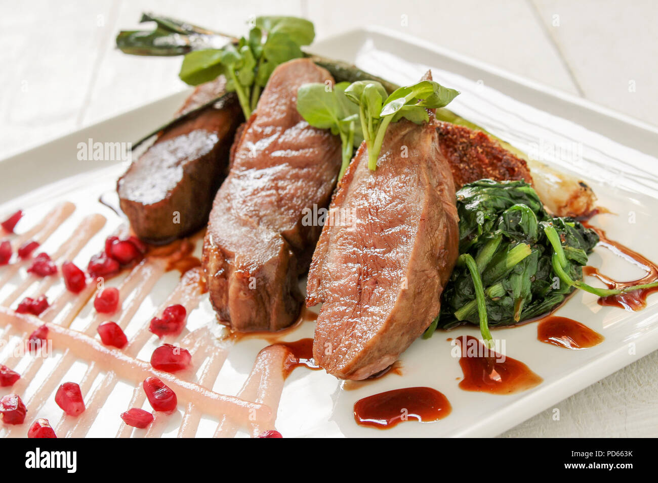 Duck plated meal hi-res stock photography and images - Alamy