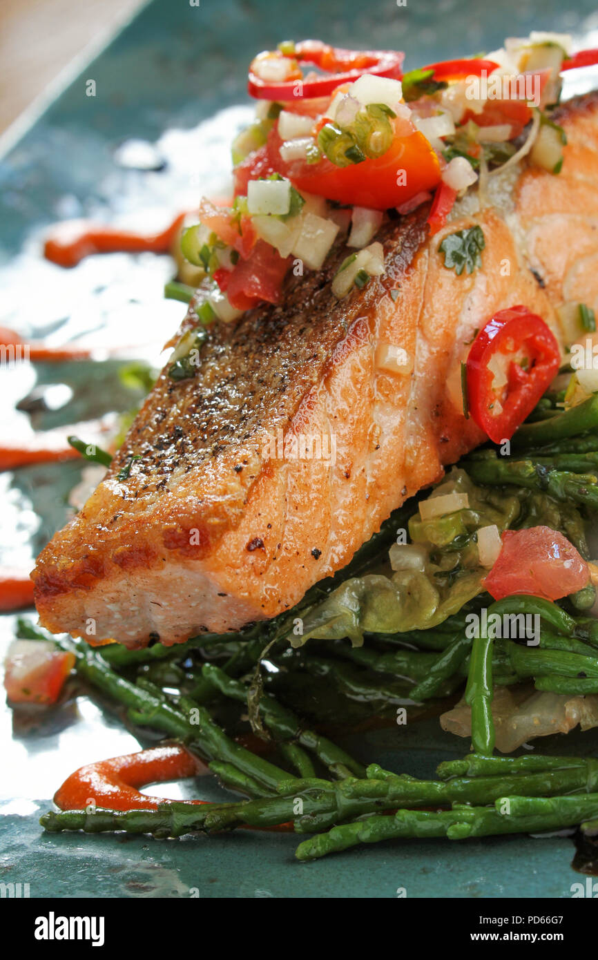 Plated salmon main hi-res stock photography and images - Alamy