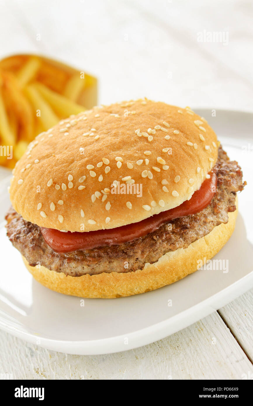 Plated burger meal in bun hi-res stock photography and images - Alamy