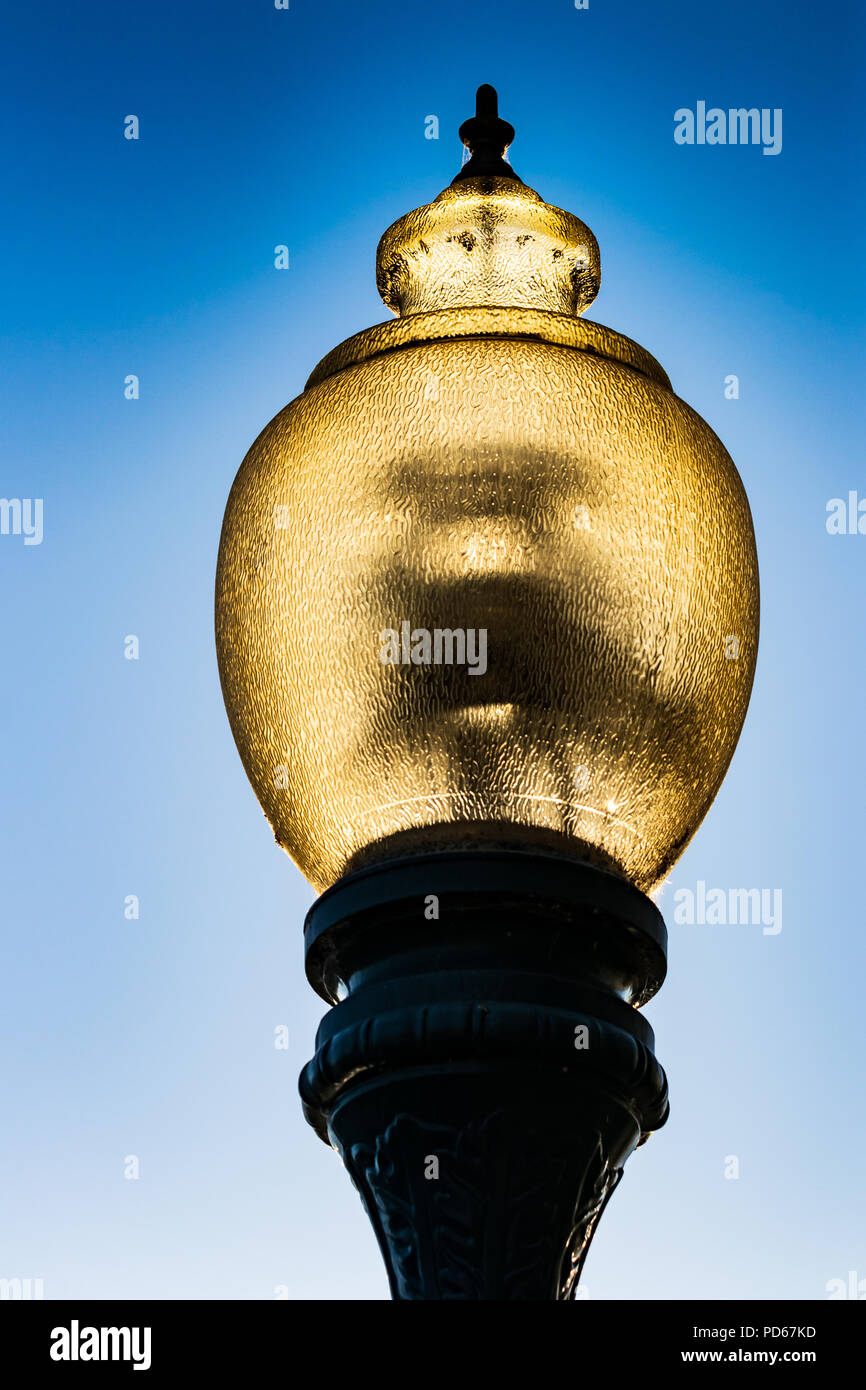 Lamp post head hi-res stock photography and images - Alamy