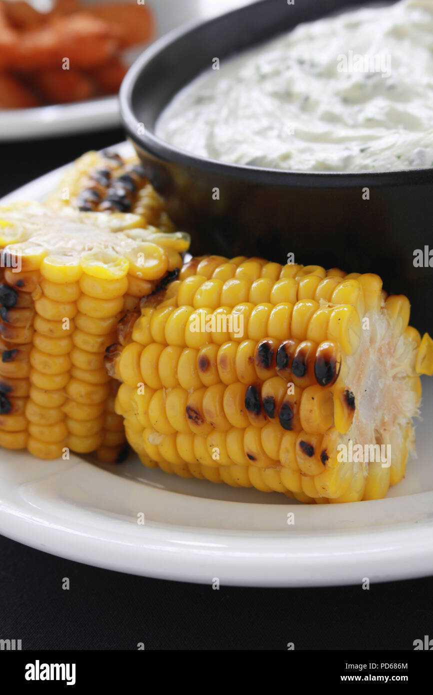 cooked corn on the cob Stock Photo - Alamy