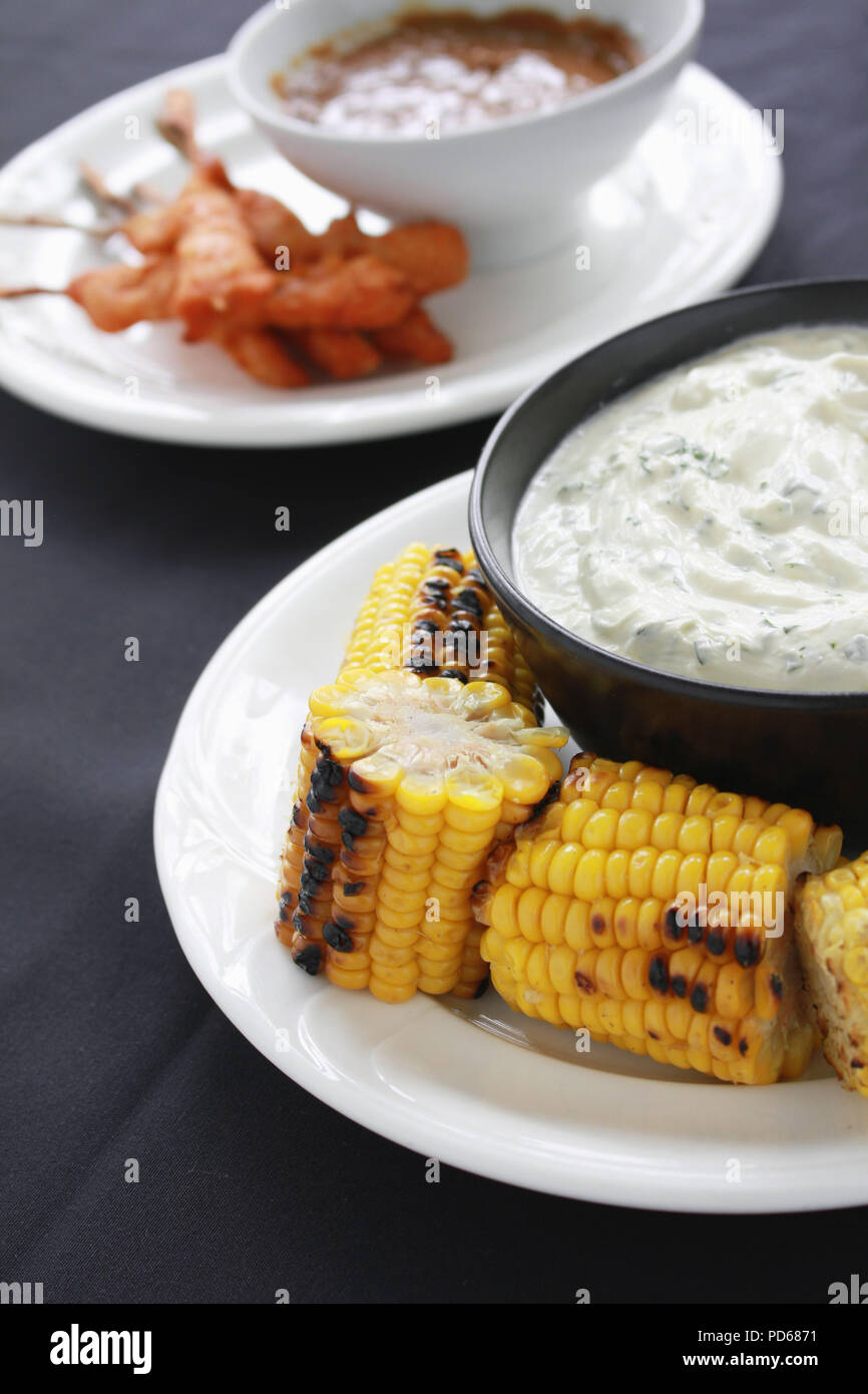 cooked corn on the cob Stock Photo - Alamy
