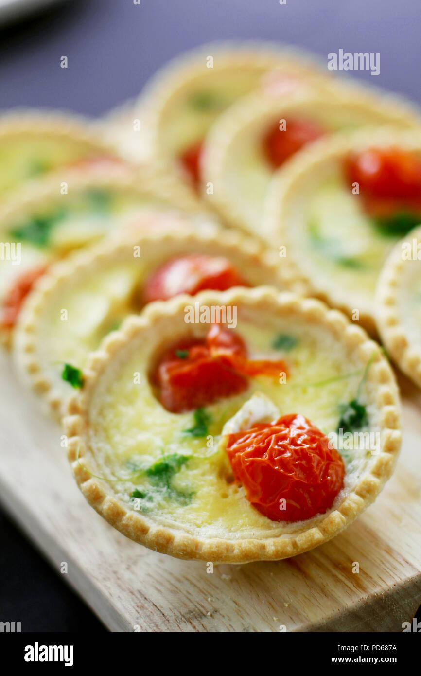 Plated buffet food hi-res stock photography and images - Alamy