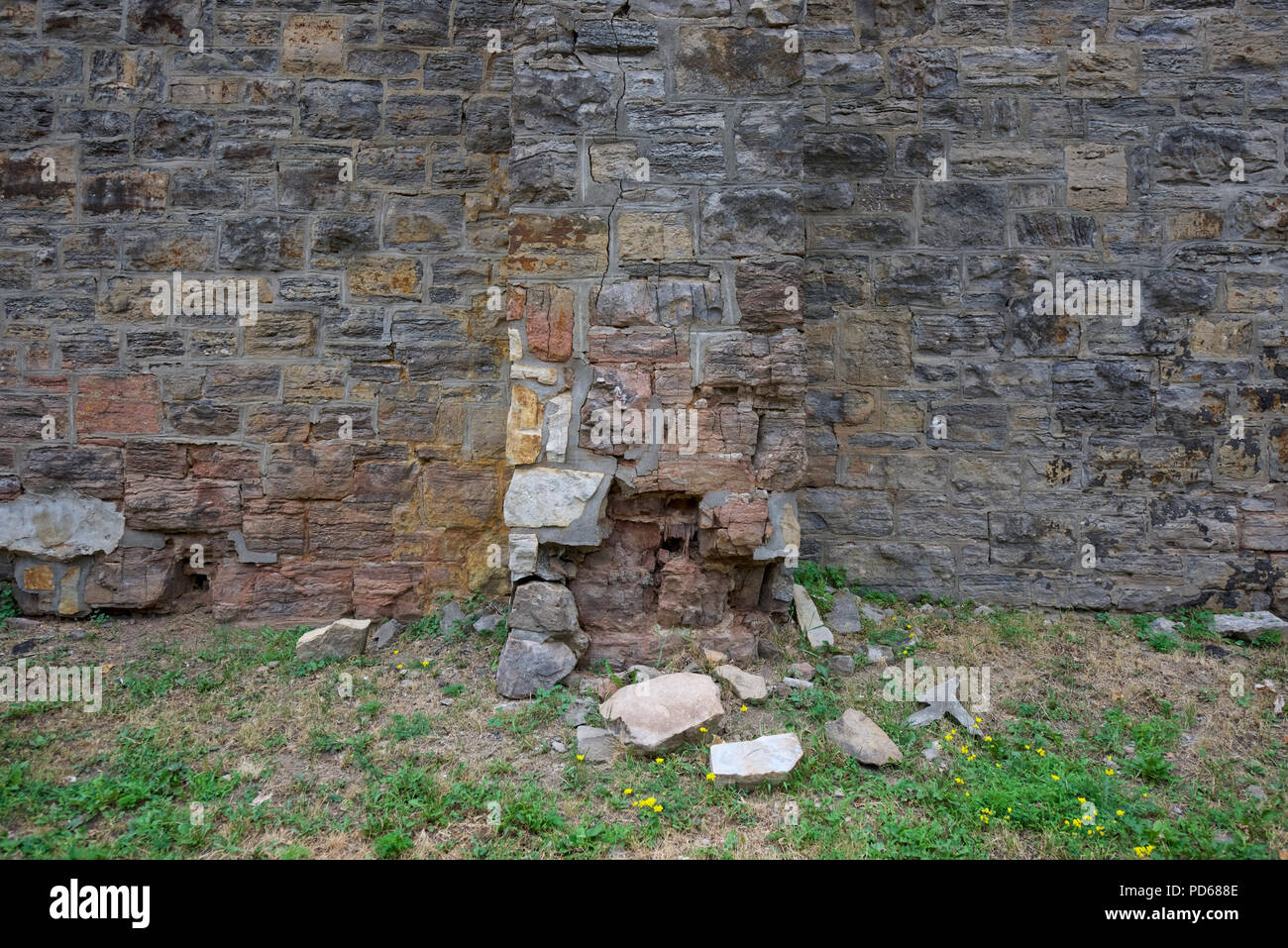 Mortaring stone hi-res stock photography and images - Alamy