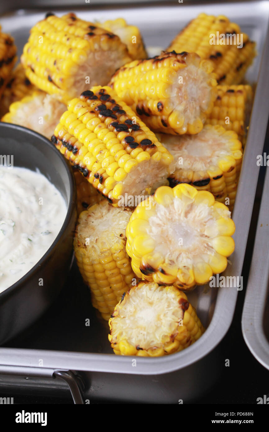 cooked corn on the cob Stock Photo - Alamy