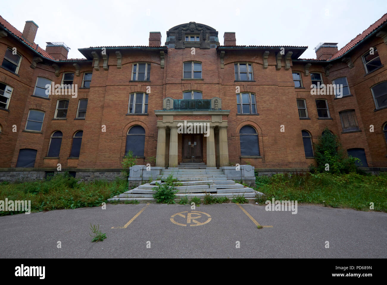 Derelict Brittain Hall on the campus of MaGill University (CEGEP John ...
