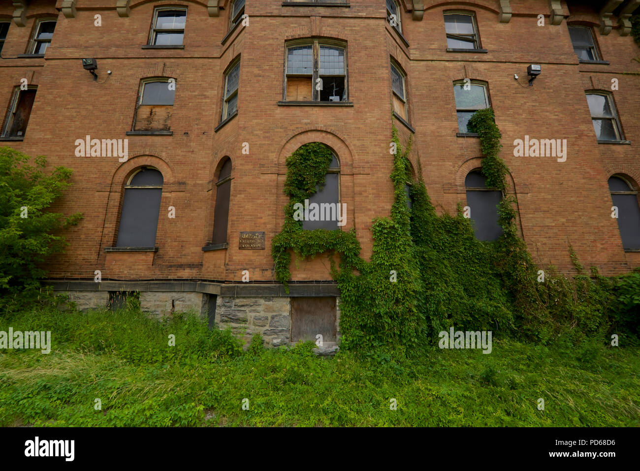 Derelict Brittain Hall on the campus of MaGill University (CEGEP John ...