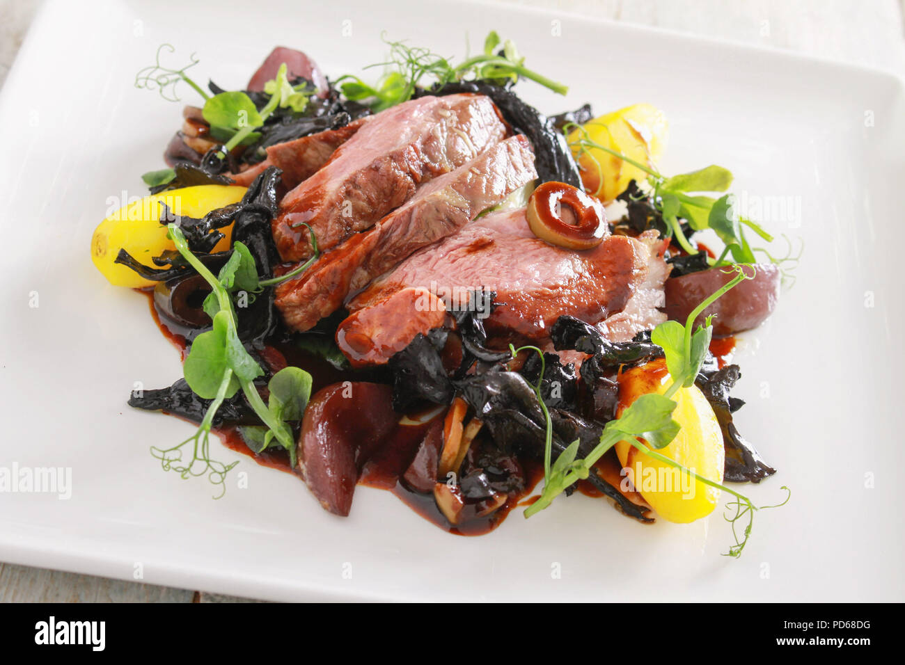 Duck plated meal hi-res stock photography and images - Alamy