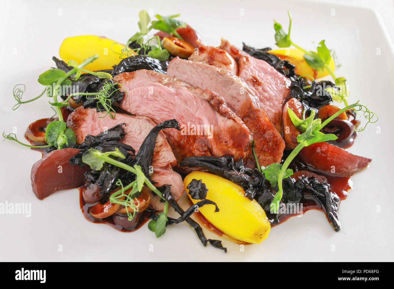 Duck plated meal hi-res stock photography and images - Alamy