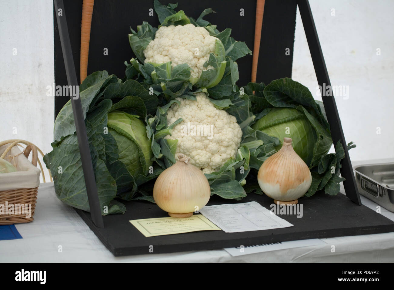 Show cauliflower hi-res stock photography and images - Alamy